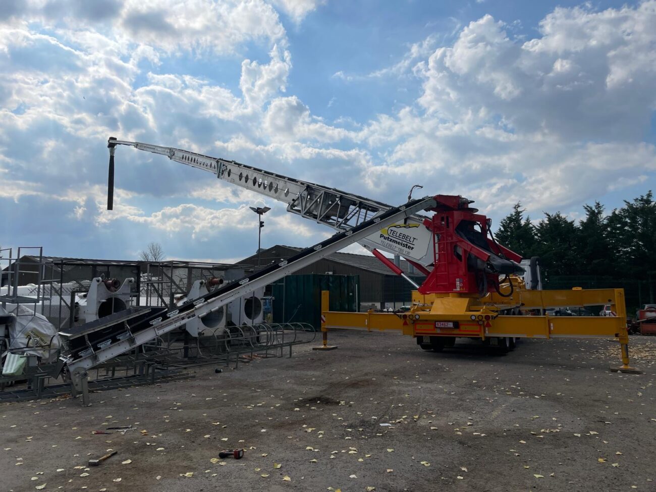 Telebelt® TBS 130 Truck: Concrete Conveyor | Camfaud