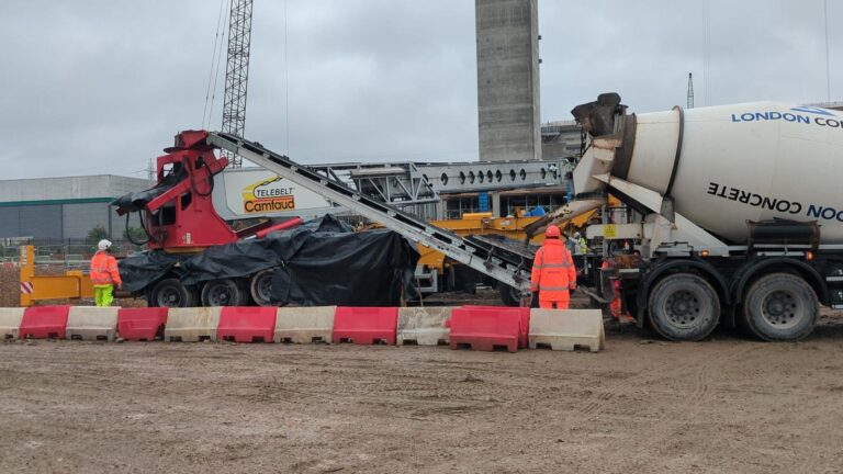 Telebelt® TBS 130 Truck: Concrete Conveyor | Camfaud